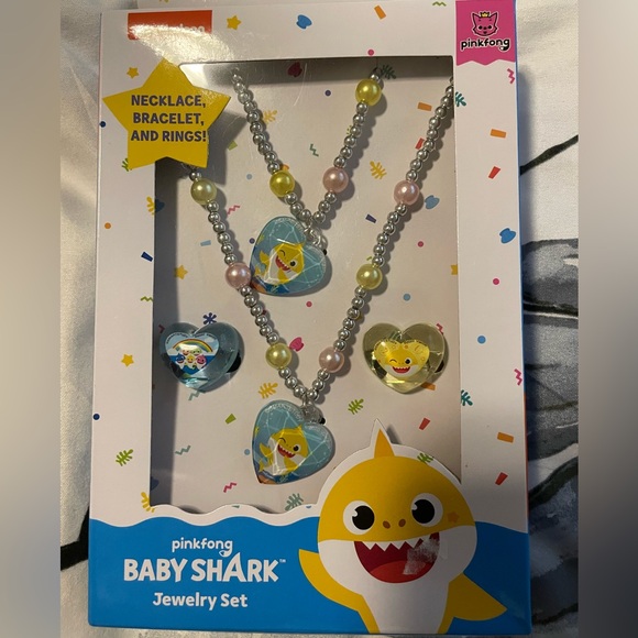 Nickelodeon | Accessories | Brand New Baby Shark Pinkfong Necklace ...